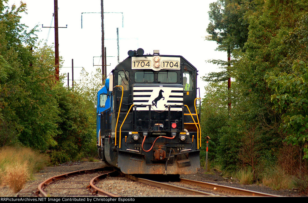 NS SD45-2 1704 leads OI16